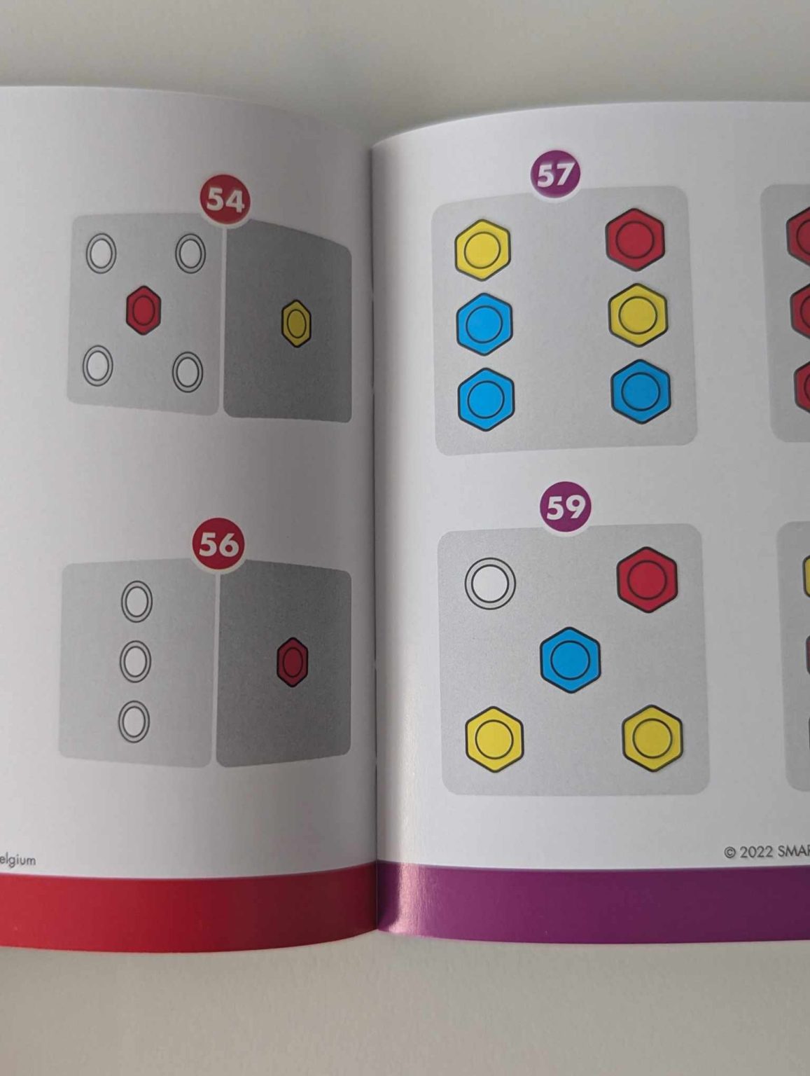 Criss Cross Cube – Madres Desterradas